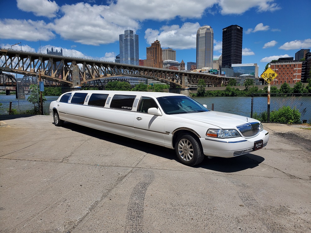 FLEET – Red Carpet Limousine