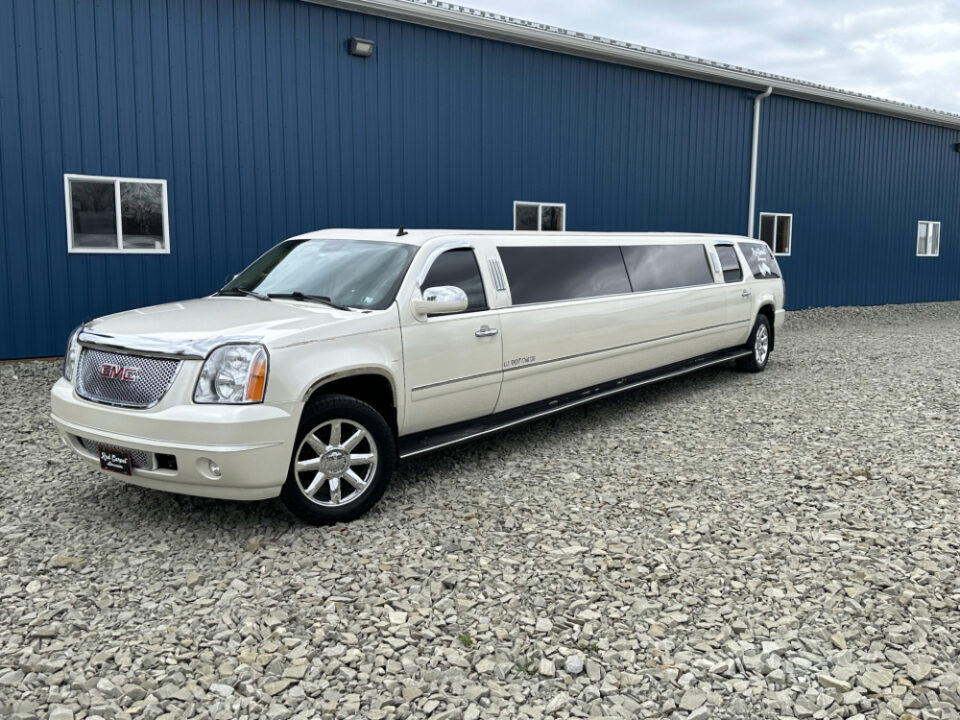 FLEET – Red Carpet Limousine